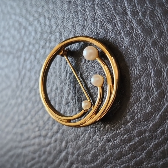 Monet | Jewelry | Vtg Monet Brooch | Poshmark